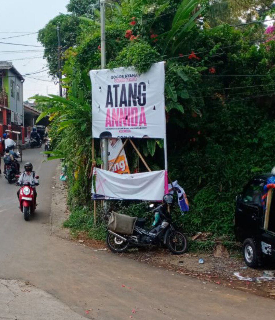 Jelang Pilkada Kota Bogor, Orang Tak Dikenal Sabotase Billboard Atang ...